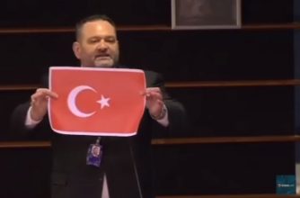 Ο ΣΩΚΡΑΤΗΣ ΚΑΙ ΤΑ ΤΡΙΑ ΚΟΣΚΙΝΑ | Votegreece.gr