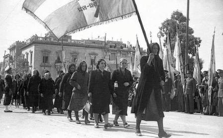 ΟΤΑΝ ΟΙ ΕΝΟΠΛΕΣ ΔΥΝΑΜΕΙΣ ΜΑΣ ΠΑΙΡΝΟΥΝ ΤΗΝ ΕΥΛΟΓΙΑ ΑΠΟ ΤΟΥΣ ΓΕΡΟΝΤΕΣ ΤΟΥ ...