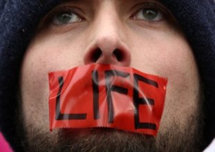 ΤΡΕΝΟ ΣΤΗΝ ΚΙΝΑ ΤΡΕΧΕΙ ΜΕ 35Ο ΧΙΛΙΟΜΕΤΡΑ ΚΑΙ ΝΟΜΙΣΜΑ ΙΣΟΡΡΟΠΕΙ ΧΩΡΙΣ ΝΑ ...