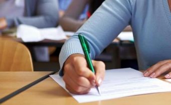 ΤΡΕΝΟ ΣΤΗΝ ΚΙΝΑ ΤΡΕΧΕΙ ΜΕ 35Ο ΧΙΛΙΟΜΕΤΡΑ ΚΑΙ ΝΟΜΙΣΜΑ ΙΣΟΡΡΟΠΕΙ ΧΩΡΙΣ ΝΑ ...