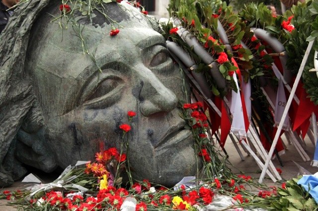 ΠΕΡΙΜΕΝΑ ΝΑ ΕΡΘΕΙΣ ΜΑΜΑ ΑΛΛΑ ΕΣΥ ΜΟΥ ΕΛΕΓΕΣ ΜΟΝΟ ΣΣΣ ΞΑΠΛΩΣΕ ...