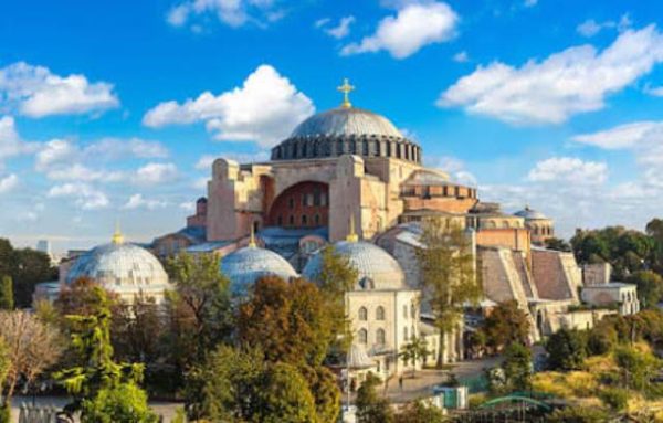 ΕΤΟΙΜΟ ΝΑ ΒΓΕΙ ΑΠΟ ΤΗ ΘΕΣΗ ΤΟΥ ΤΟ ΞΙΦΟΣ ΤΟΥ ΜΑΡΜΑΡΩΜΕΝΟΥ ΒΑΣΙΛΙΑ. ΟΙ ...