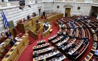 ΕΤΟΙΜΟ ΝΑ ΒΓΕΙ ΑΠΟ ΤΗ ΘΕΣΗ ΤΟΥ ΤΟ ΞΙΦΟΣ ΤΟΥ ΜΑΡΜΑΡΩΜΕΝΟΥ ΒΑΣΙΛΙΑ. ΟΙ ...