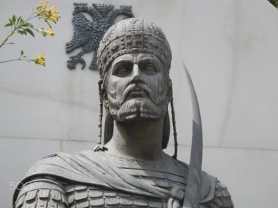 ΣΥΓΚΛΟΝΙΣΤΙΚΟ ΒΙΝΤΕΟ ΑΠΟ ΑΝΘΡΩΠΟΥΣ ΠΟΥ ΕΚΑΝΑΝ ΤΟ ΕΜΒOΛΙΟ ΚΑΙ ...