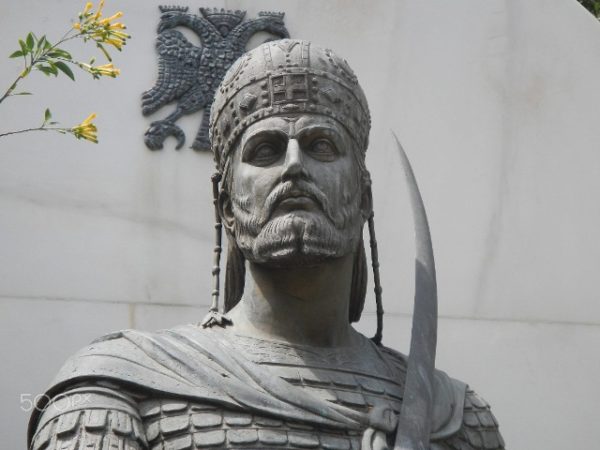 ΓΙΑΤΙ ΟΙ ΣΙΔΗΡΟΔΡΟΜΙΚΕΣ ΓΡΑΜΜΕΣ ΕΧΟΥΝ ΑΥΤΟ ΤΟ ΕΥΡΟΣ; ΟΛΗ Η ΙΣΤΟΡΙΑ ...