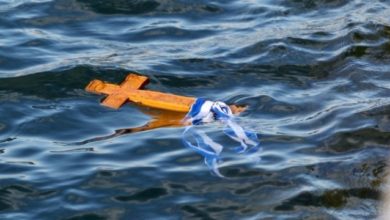 ΕΤΟΙΜΟ ΝΑ ΒΓΕΙ ΑΠΟ ΤΗ ΘΕΣΗ ΤΟΥ ΤΟ ΞΙΦΟΣ ΤΟΥ ΜΑΡΜΑΡΩΜΕΝΟΥ ΒΑΣΙΛΙΑ. ΟΙ ...