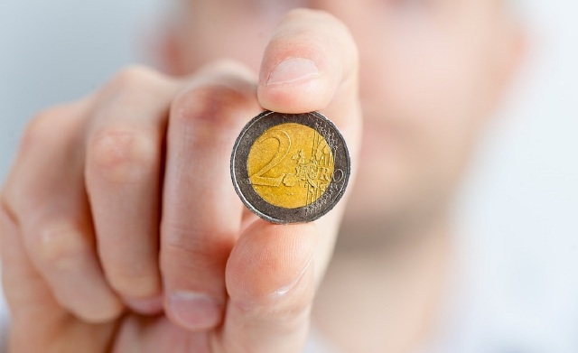 ΔΕΝ ΠΡΕΠΕΙ ΝΑ ΣΚΕΦΤΕΣΤΕ ΤΟ ΚΑΚΟ ΓΙΑ ΚΑΝΕΝΑΝ. ΟΛΑ ΓΥΡΙΖΟΥΝ ΠΙΣΩ ...