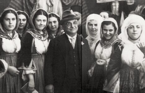 ΜΕ ΤΗΝ ΜΗΤΕΡΑ ΣΤΟ ΣΧΟΛΕΙΟ ΑΠΟ ΕΝΑ ΠΑΛΙΟ ΑΝΑΓΝΩΣΤΙΚΟ ΤΟΥ 1979 ...